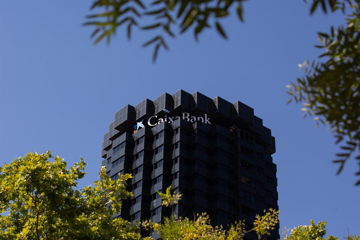 CaixaBank eleva su previsión de crecimiento de la economía española al ...