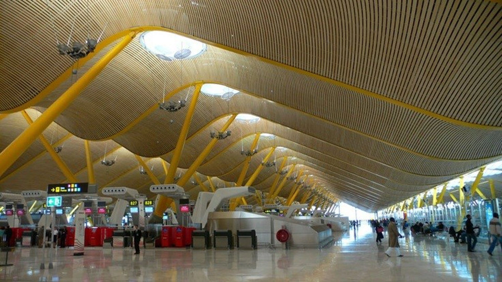 Las aerolíneas programan 11.674 vuelos este fin de semana, un 4,2% más ...